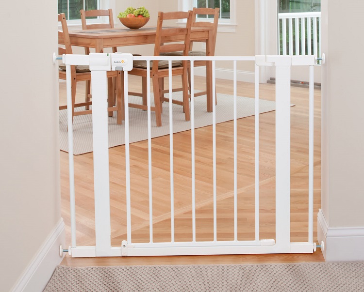 Walmart: Safety 1st Walk-Through Gate $35.99