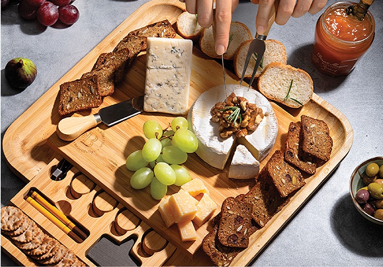Amazon: Bamboo Cheese Board Set
